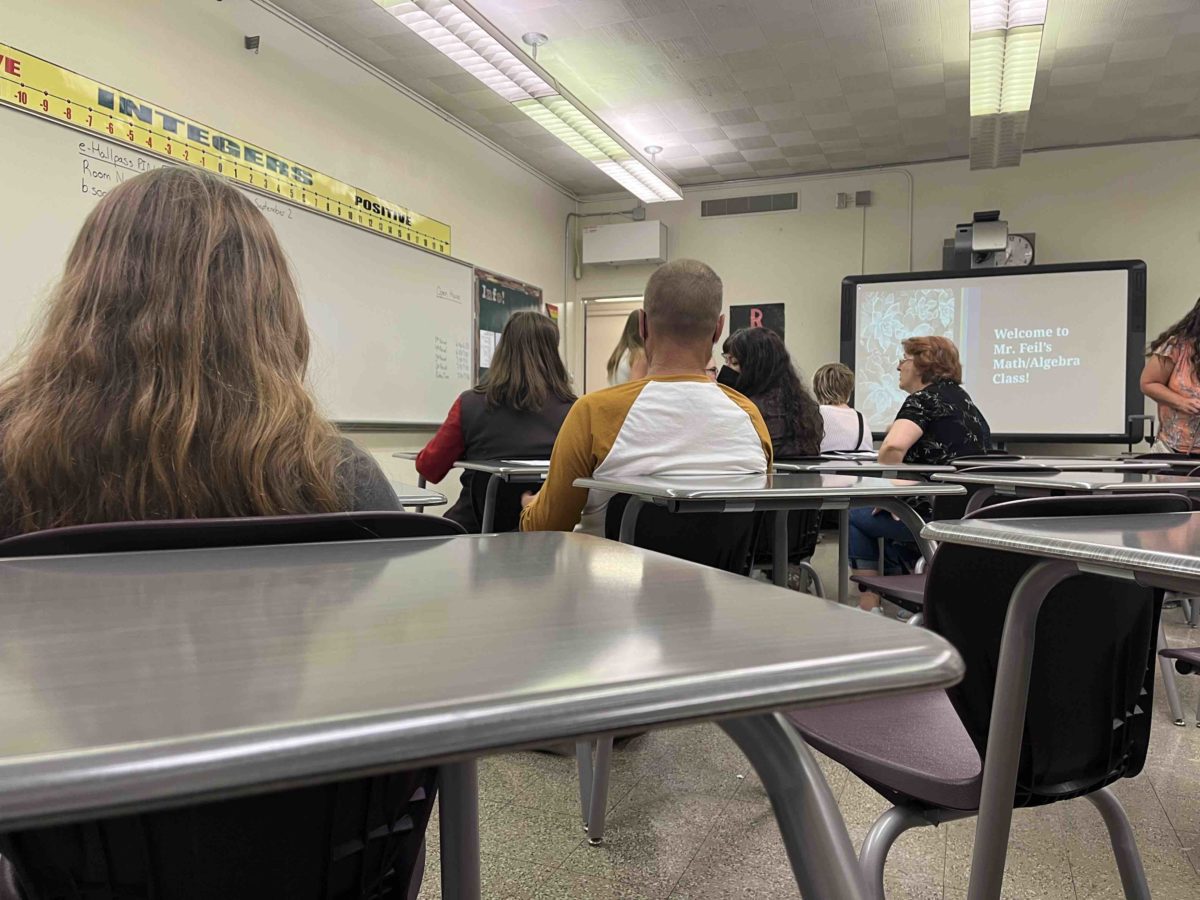 Parents get a taste of middle school at Madison open house